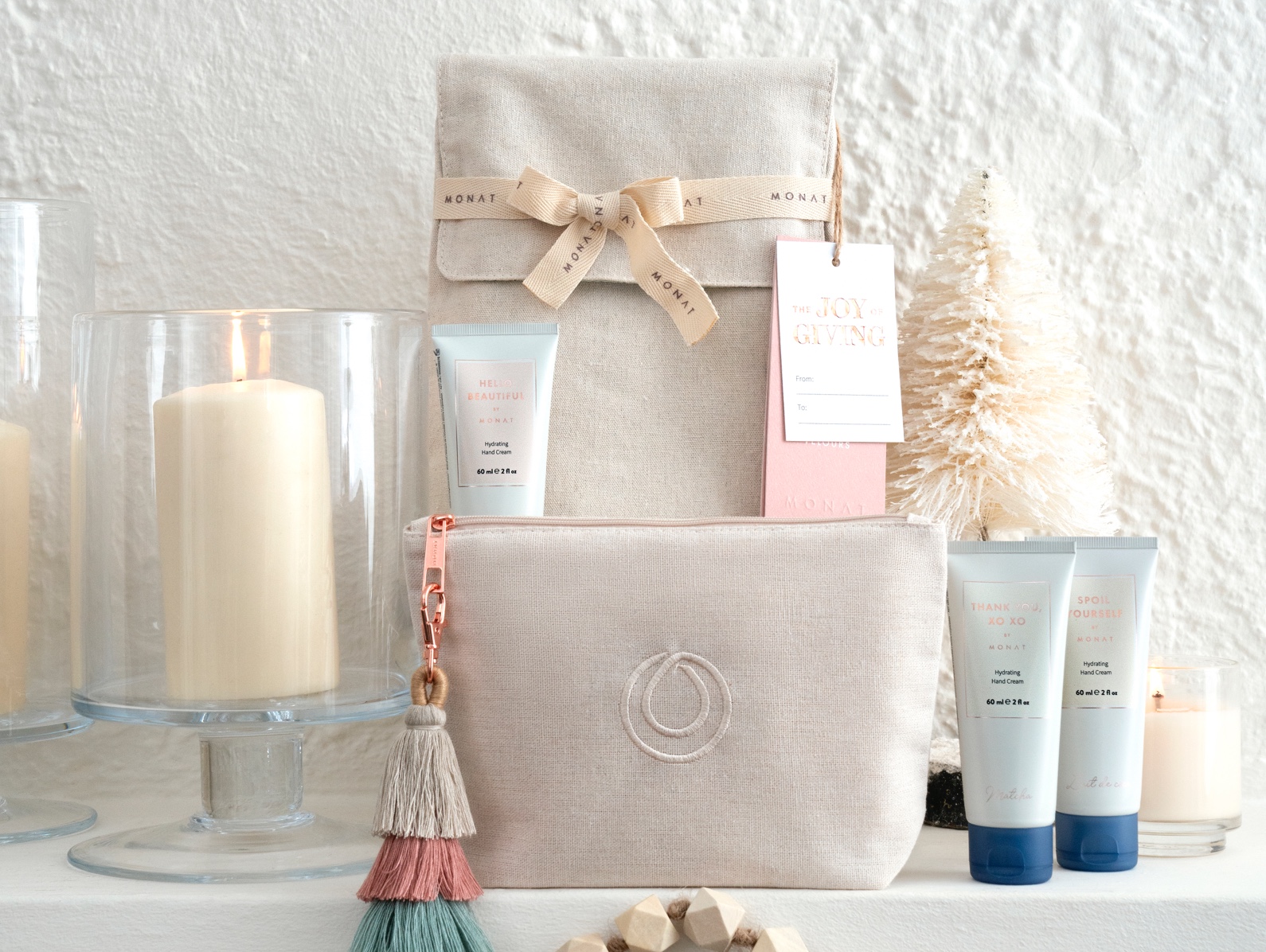 MONAT Holiday Sale | Winter Wonderhands - Monat Canada English